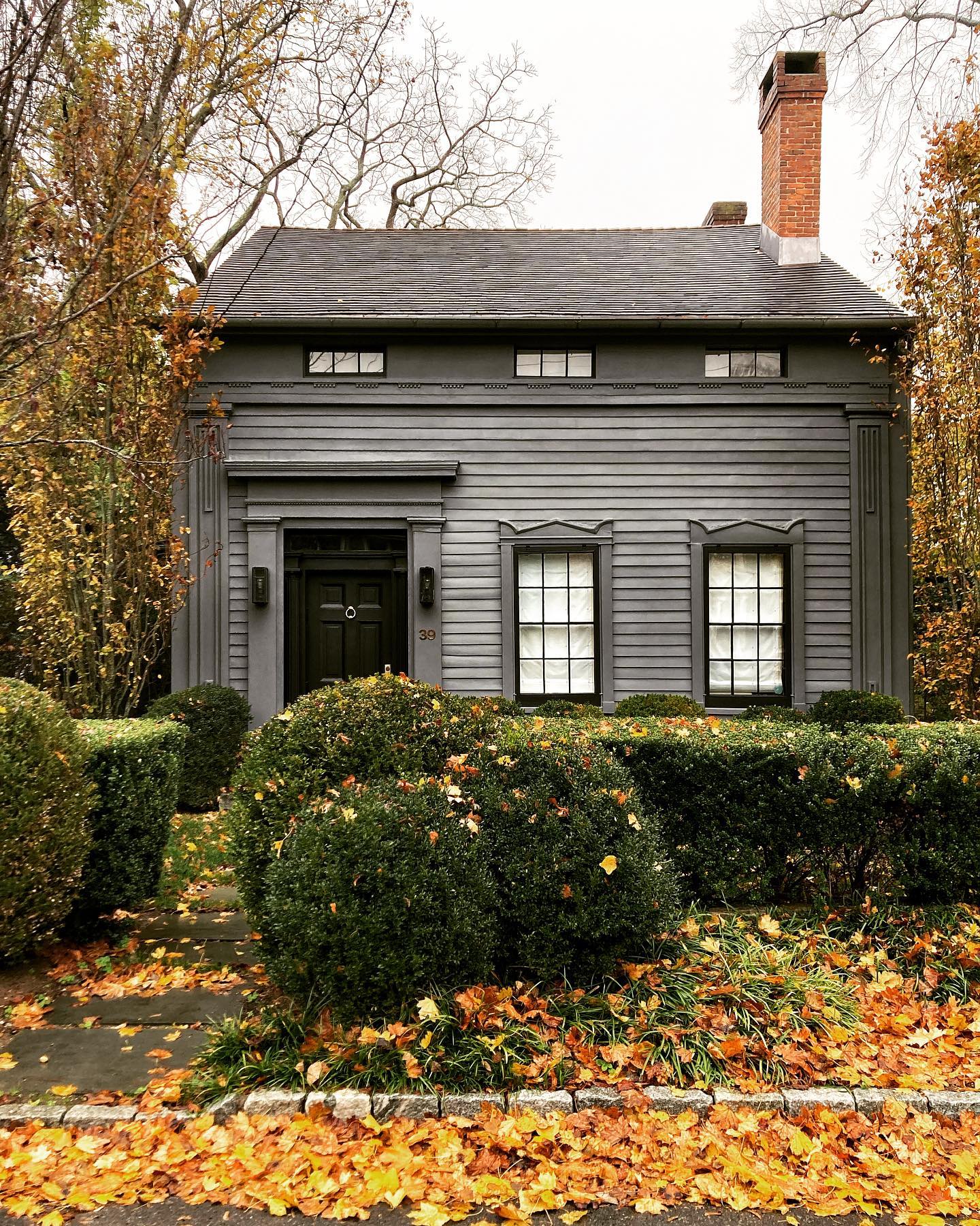22 Stunning Dark Exterior House Colors That Will Elevate Your Home’s ...