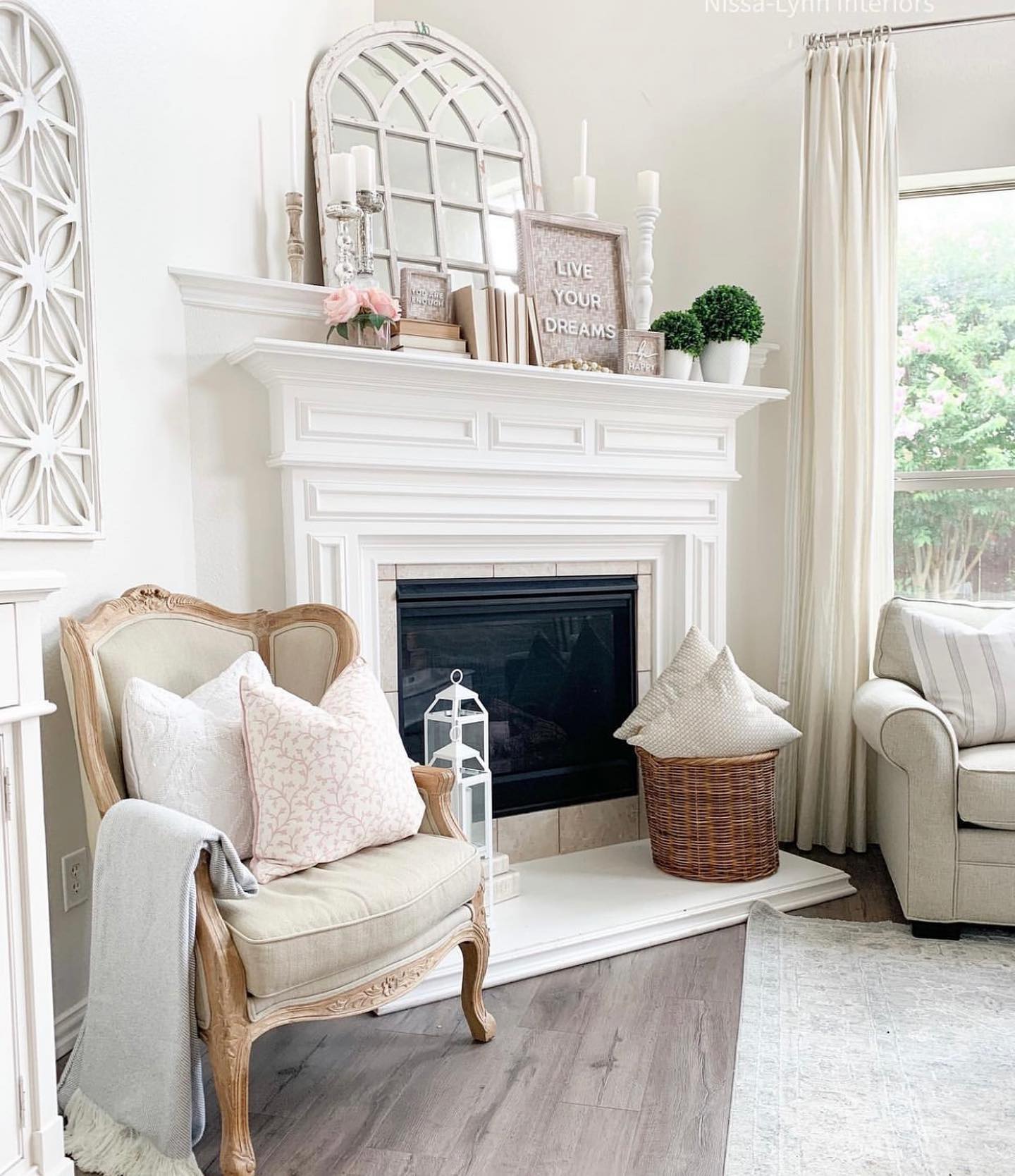 25 Mantle Decorating Ideas to Transform Your Fireplace for Every Season ...