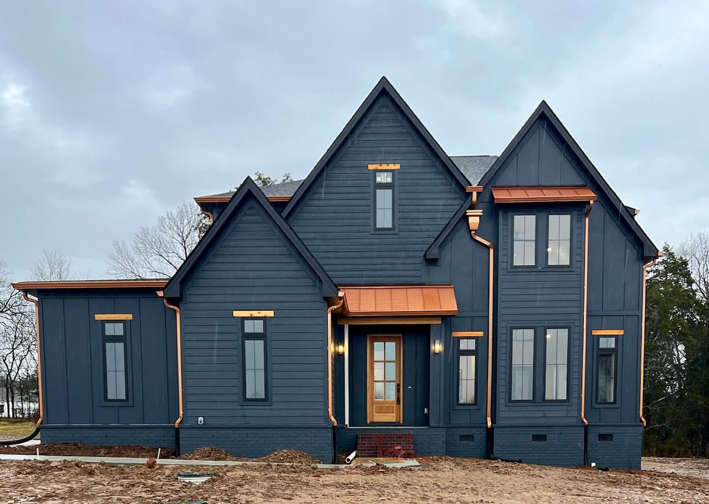 22 Stunning Dark Exterior House Colors That Will Elevate Your Home’s ...