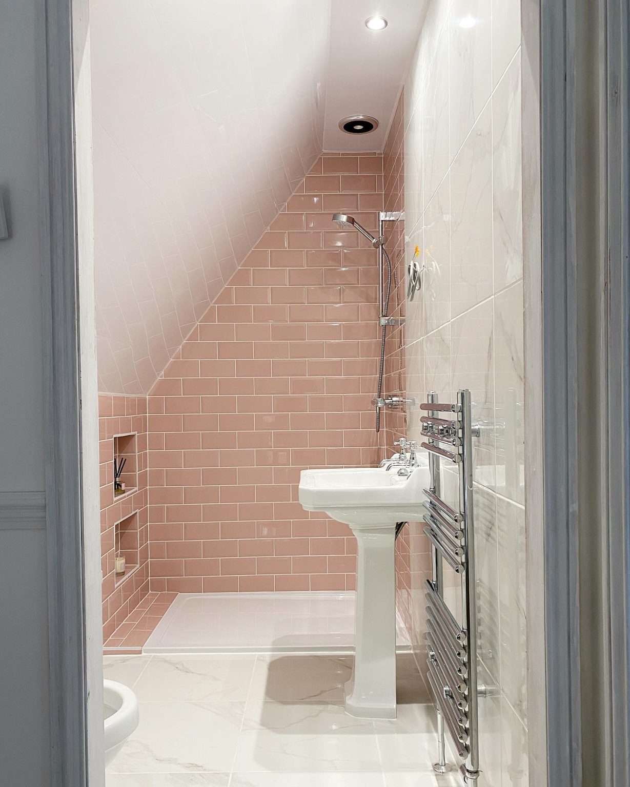 35 Stunning Pink Bathroom Ideas: Transform Your Space with Playful ...