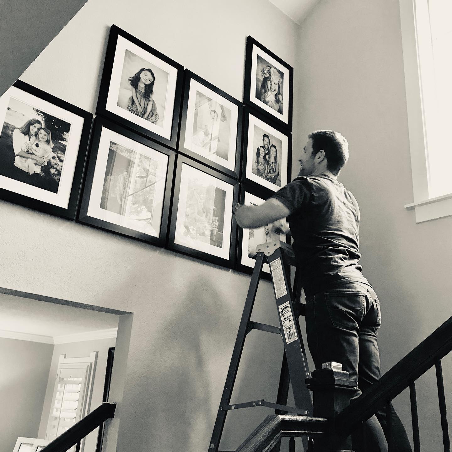 35 Photo Wall Ideas to Transform Your Home: Creative Displays for Every ...