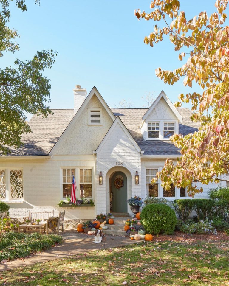 25 Cottage House Exterior Ideas to Inspire Your Next Charming Home ...