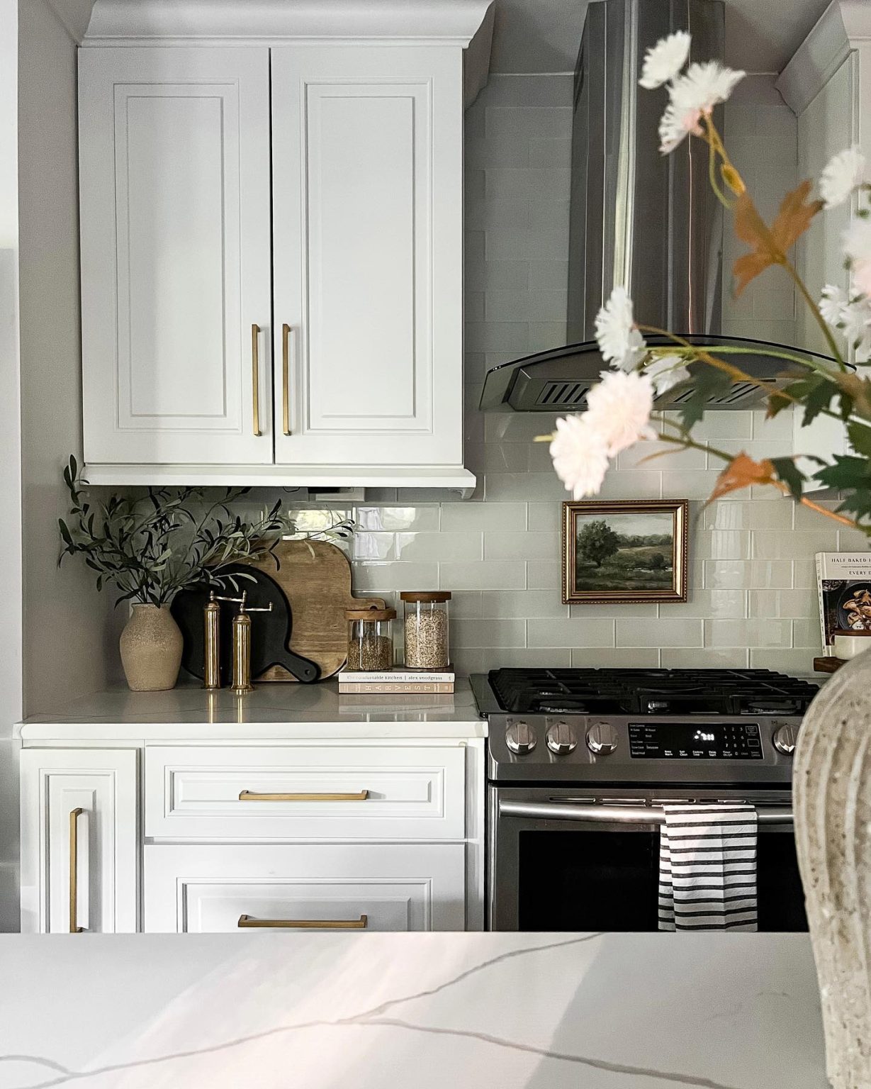 35 Kitchen Counter Decor Ideas: Simple, Modern, and Minimalist Designs ...