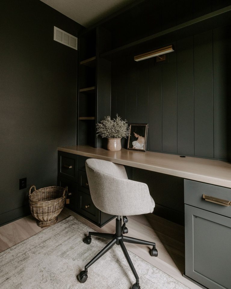 35 Office Decor Ideas: Creative Solutions for a Stylish and Productive ...