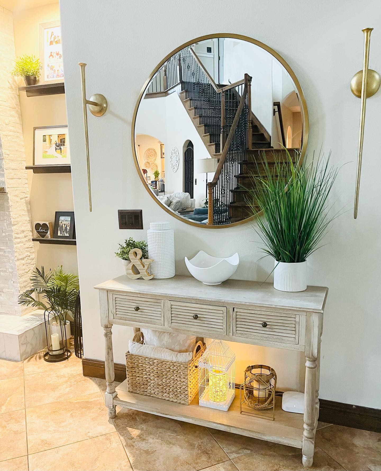 34 Stunning Entry Table Decor Ideas to Elevate Your Home's Style and ...