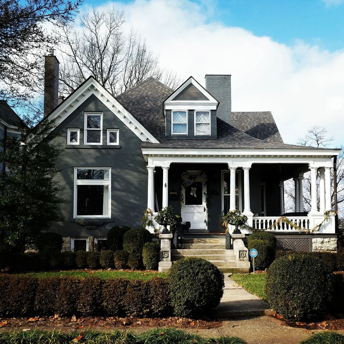 22 Stunning Dark Exterior House Colors That Will Elevate Your Home’s ...