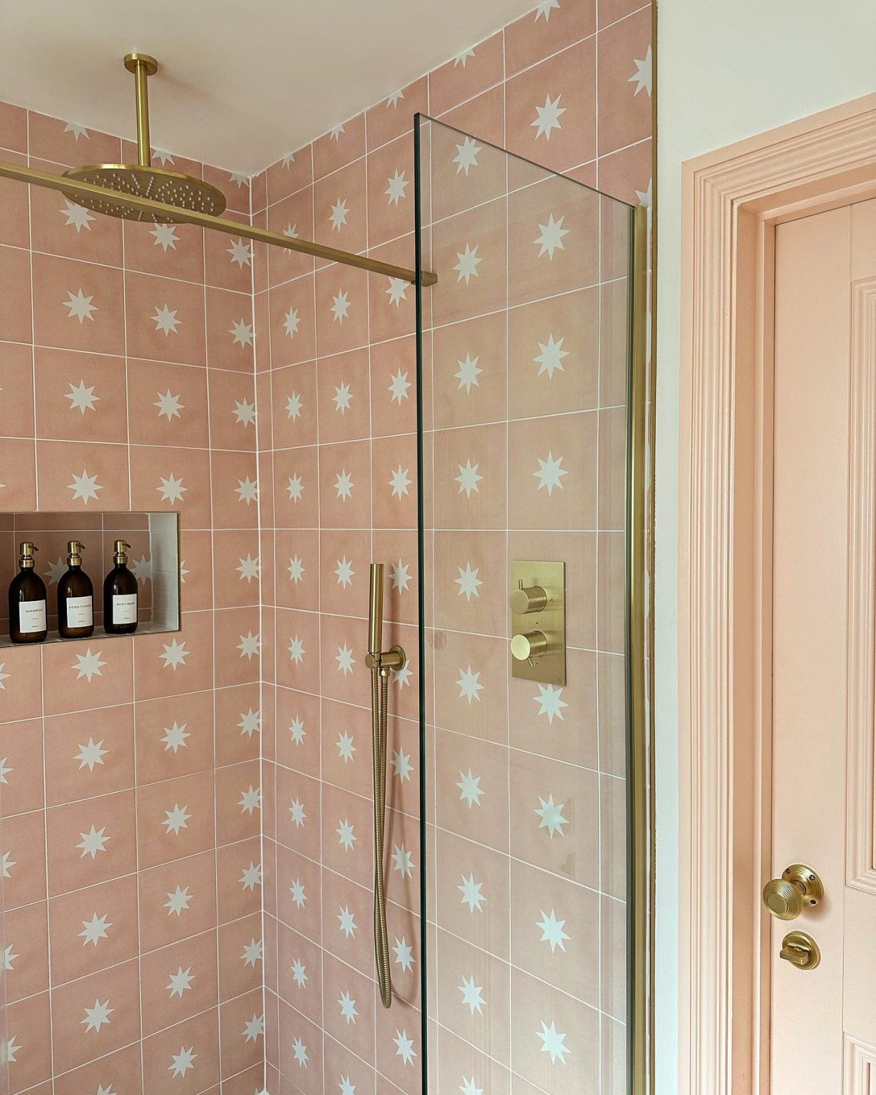 35 Stunning Pink Bathroom Ideas: Transform Your Space with Playful ...