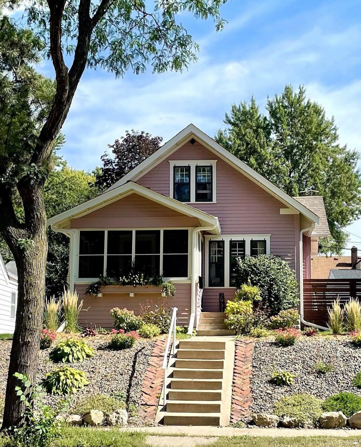 25 Cottage House Exterior Ideas to Inspire Your Next Charming Home ...