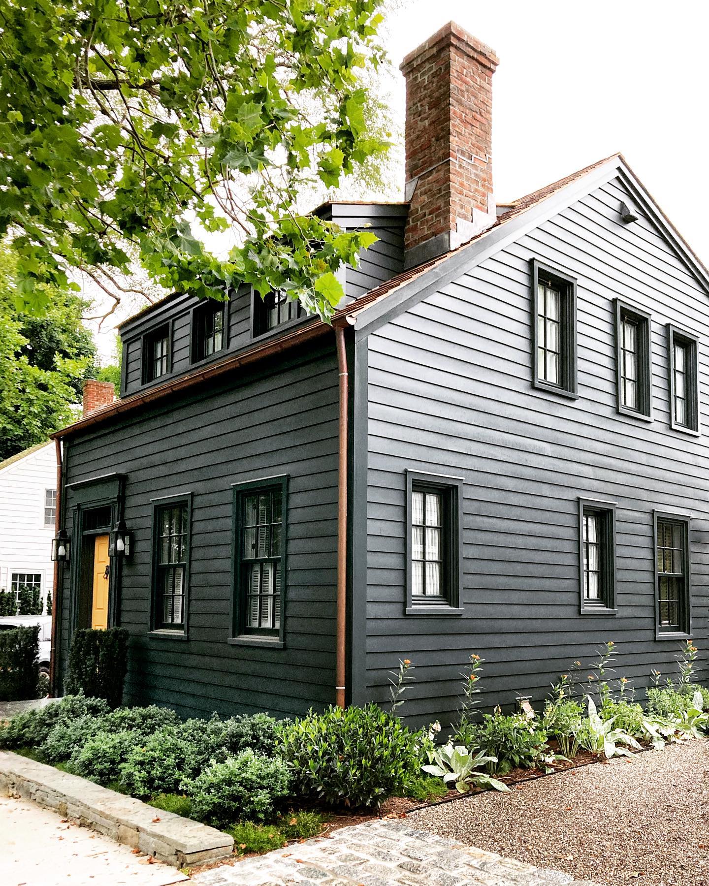 22 Stunning Dark Exterior House Colors That Will Elevate Your Home’s ...