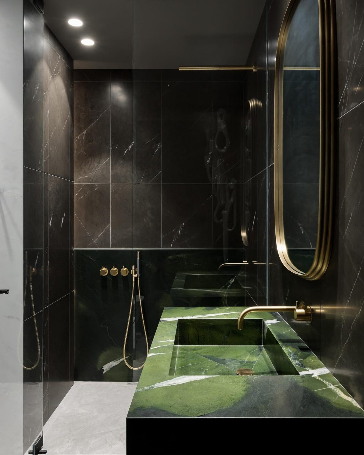 25 Dark Bathroom Ideas: Inspiration for Modern Bathroom Design in Dark ...