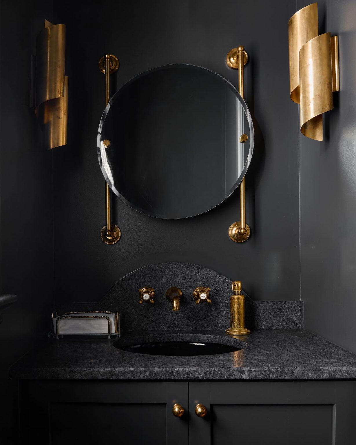 25 Dark Bathroom Ideas: Inspiration for Modern Bathroom Design in Dark ...
