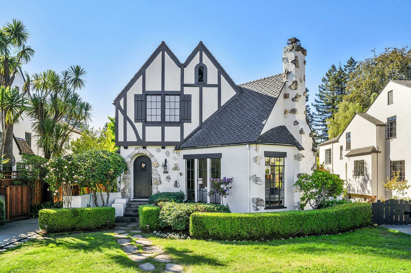 25 Cottage House Exterior Ideas to Inspire Your Next Charming Home ...