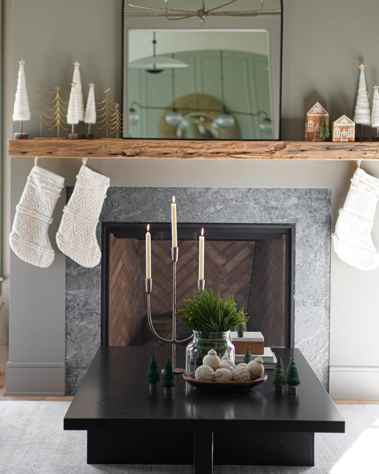 25 Mantle Decorating Ideas to Transform Your Fireplace for Every Season ...