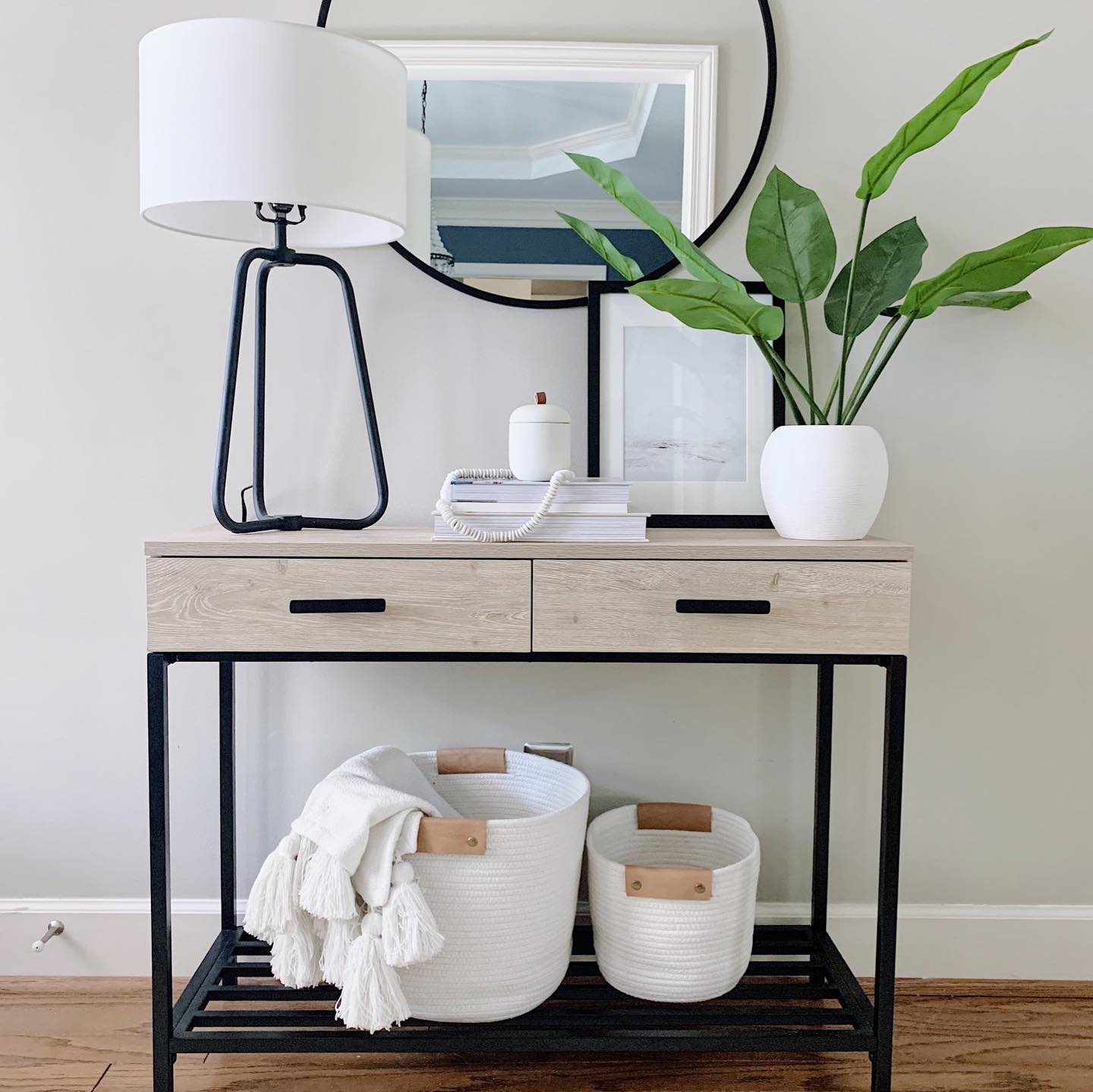 34 Stunning Entry Table Decor Ideas to Elevate Your Home's Style and ...