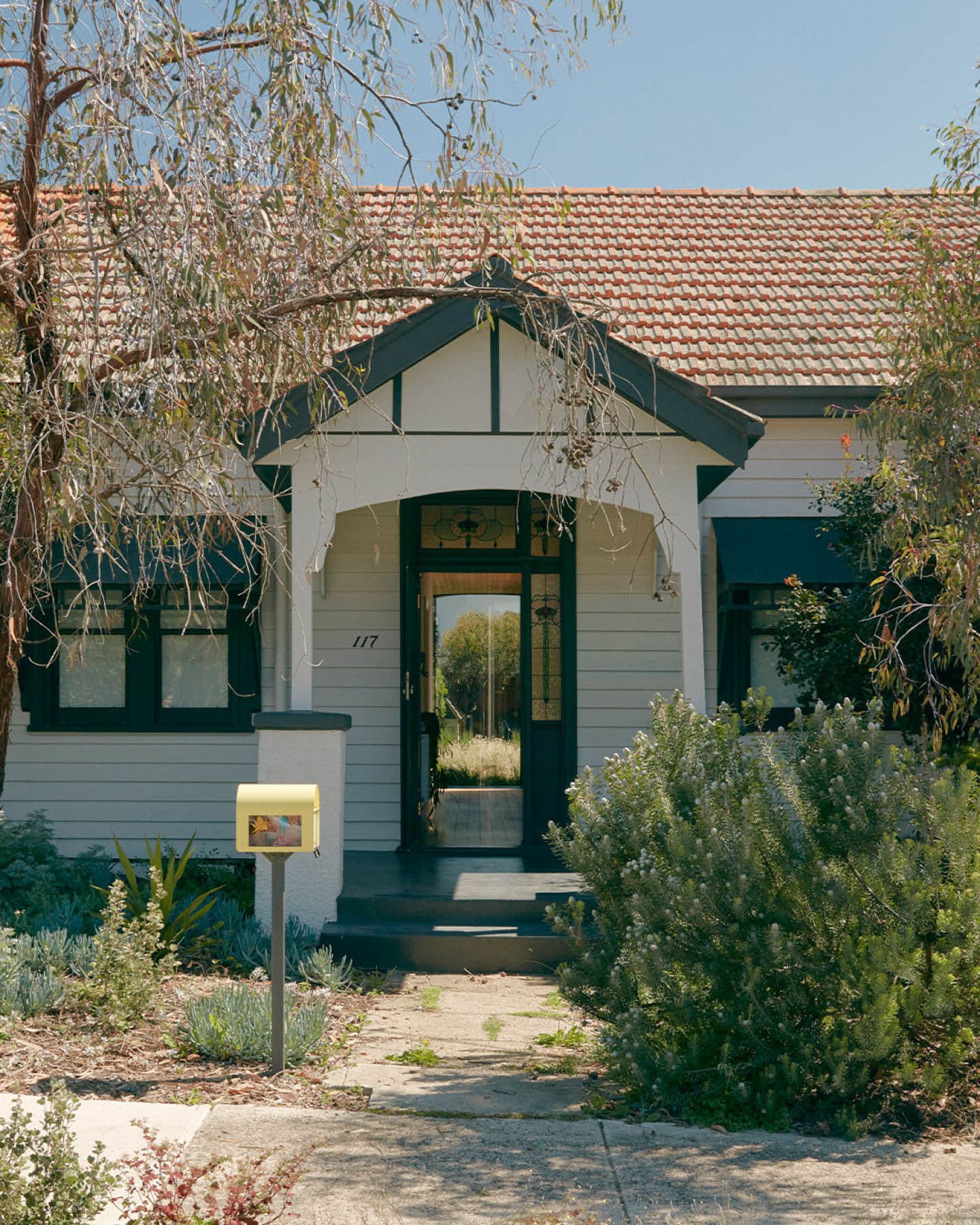 25 Cottage House Exterior Ideas to Inspire Your Next Charming Home ...