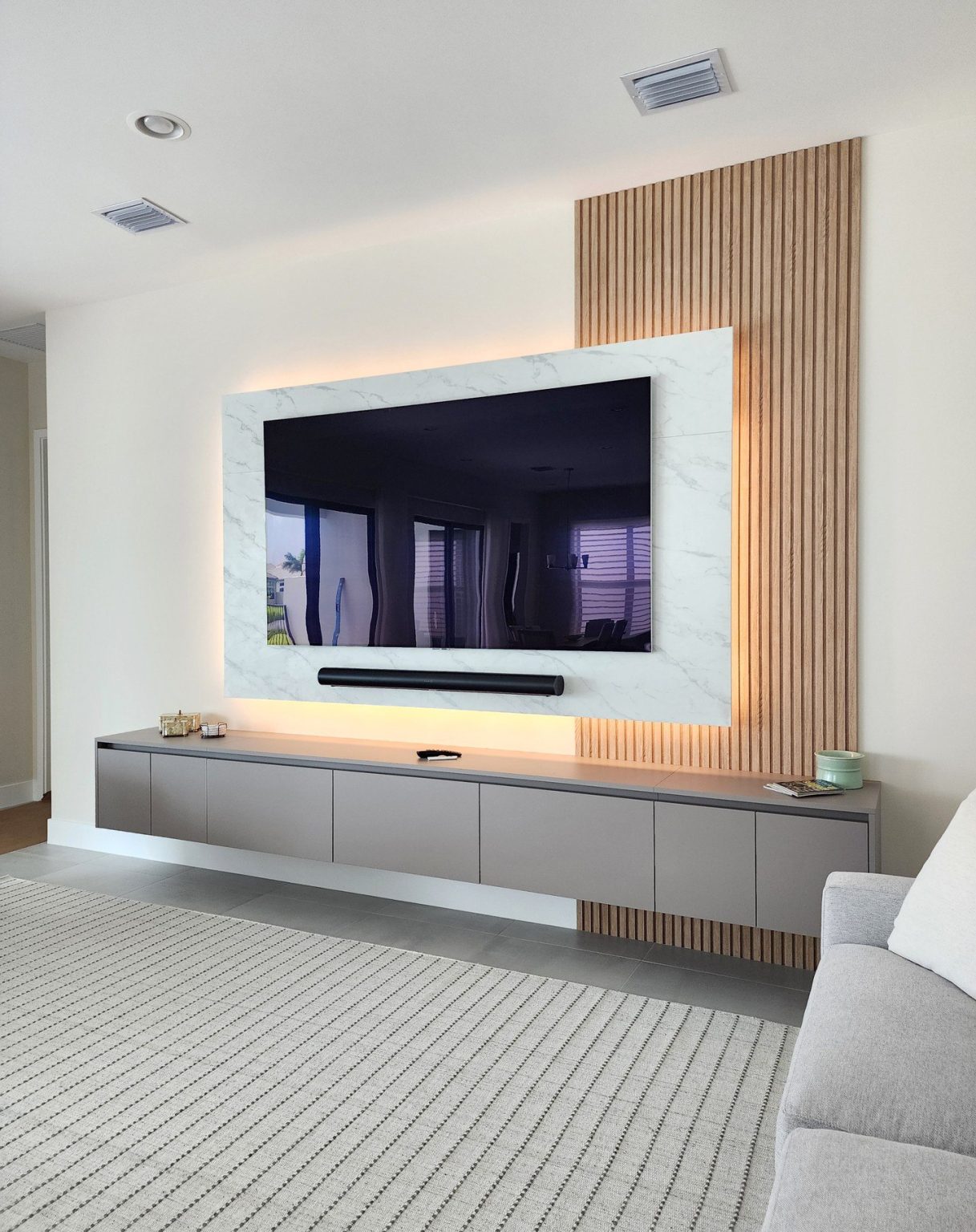 25 TV Console Decorating Ideas to Elevate Your Living Room with Modern ...