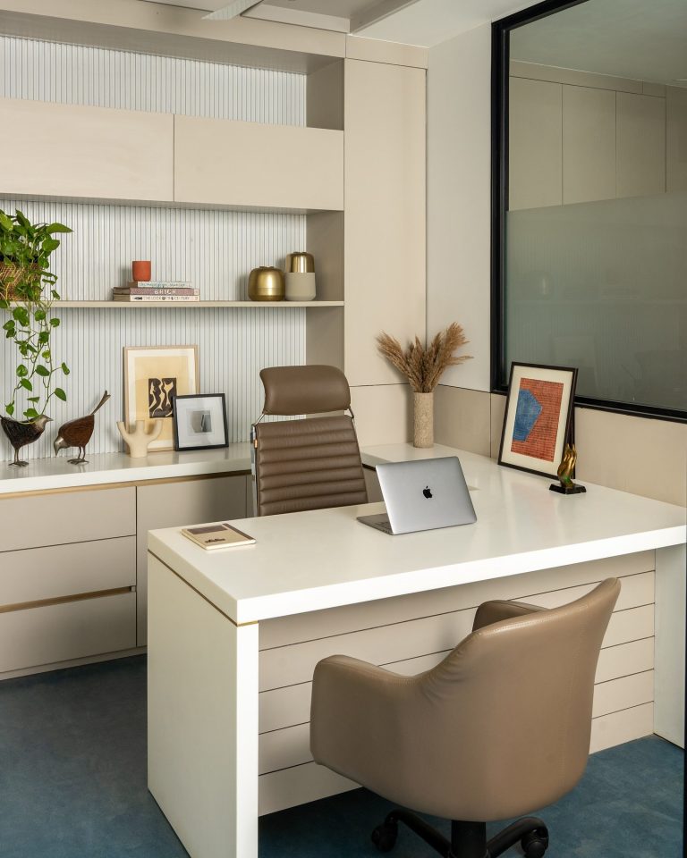 35 Office Decor Ideas: Creative Solutions for a Stylish and Productive ...