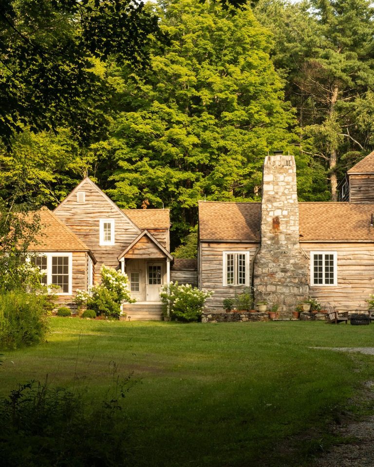 25 Cottage House Exterior Ideas to Inspire Your Next Charming Home ...