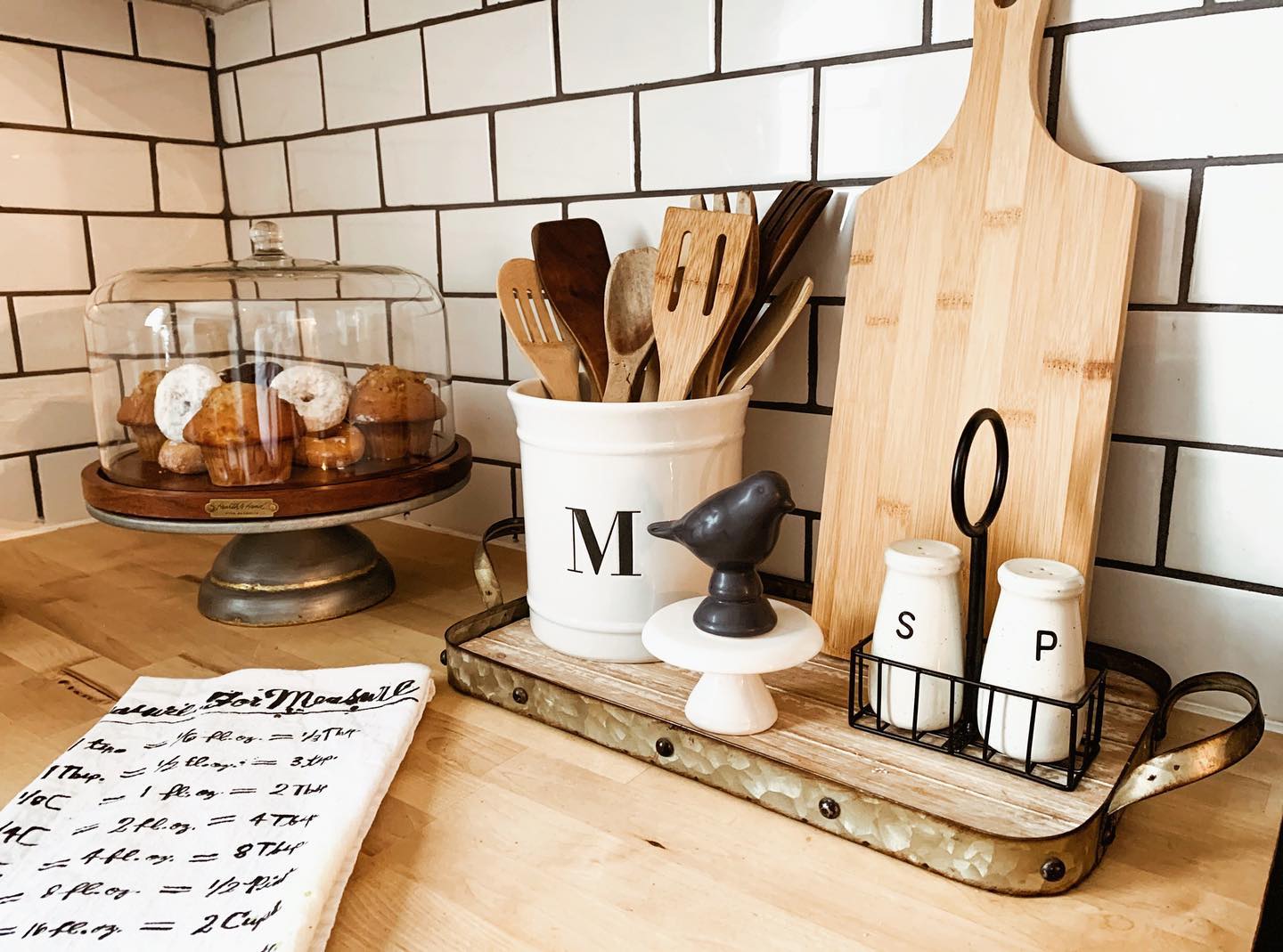 35 Kitchen Counter Decor Ideas: Simple, Modern, and Minimalist Designs ...