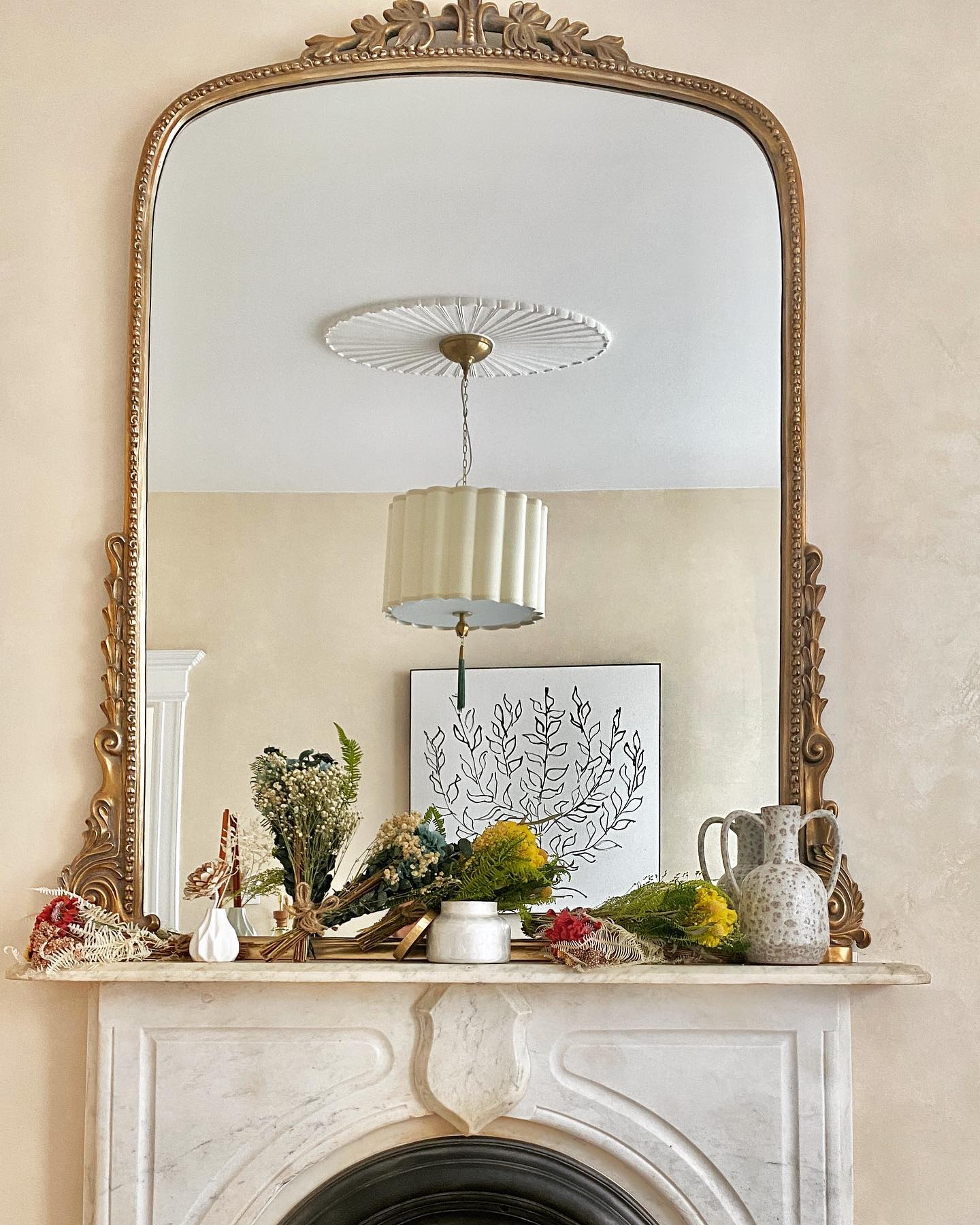 25 Mantle Decorating Ideas to Transform Your Fireplace for Every Season ...