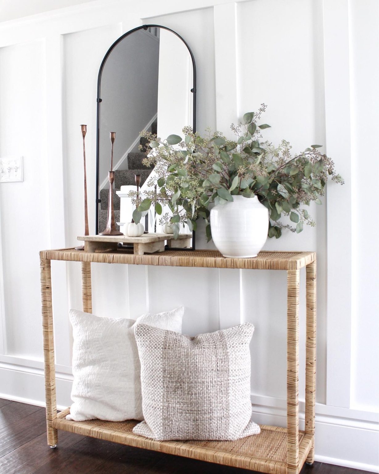 34 Stunning Entry Table Decor Ideas to Elevate Your Home's Style and ...