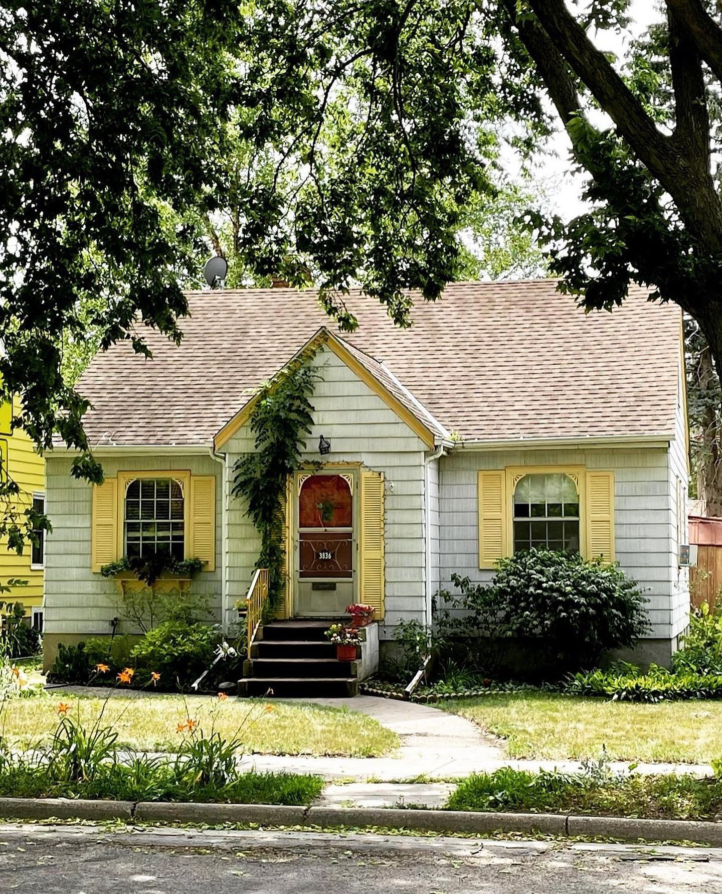 25 Cottage House Exterior Ideas to Inspire Your Next Charming Home ...