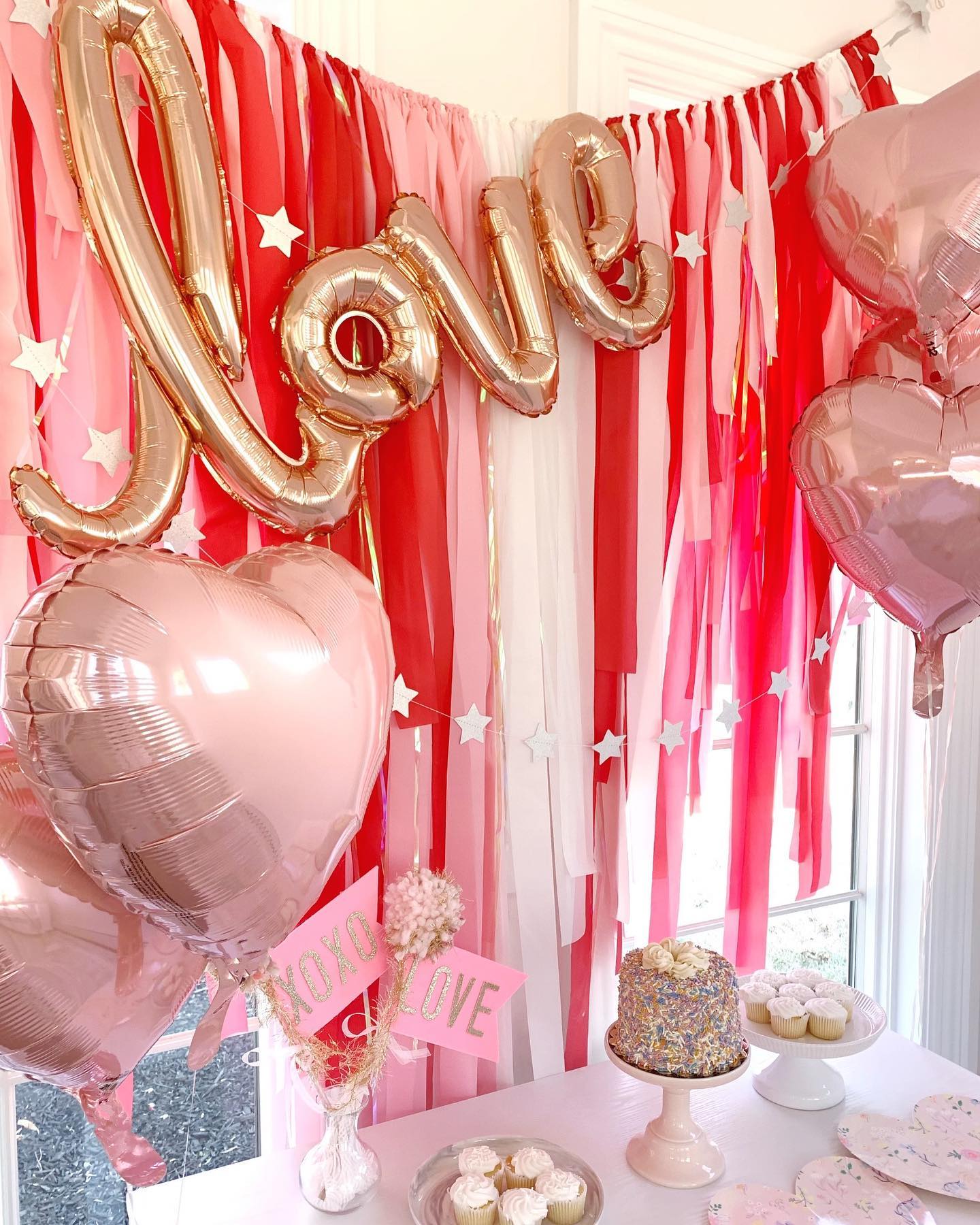 30 Valentine’s Day Decor Ideas to Fill Your Space with Love and Romance ...