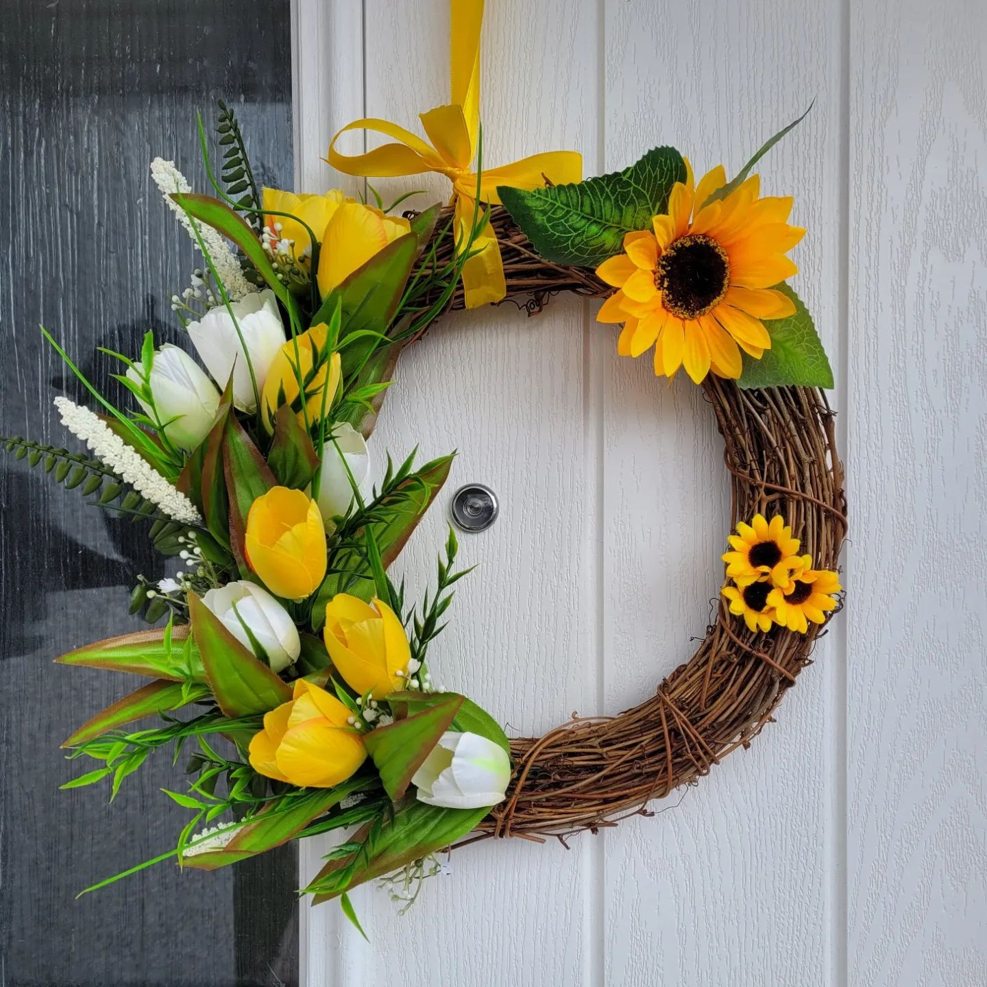 30 Spring Wreath Ideas to Brighten Your Front Door and Welcome the ...