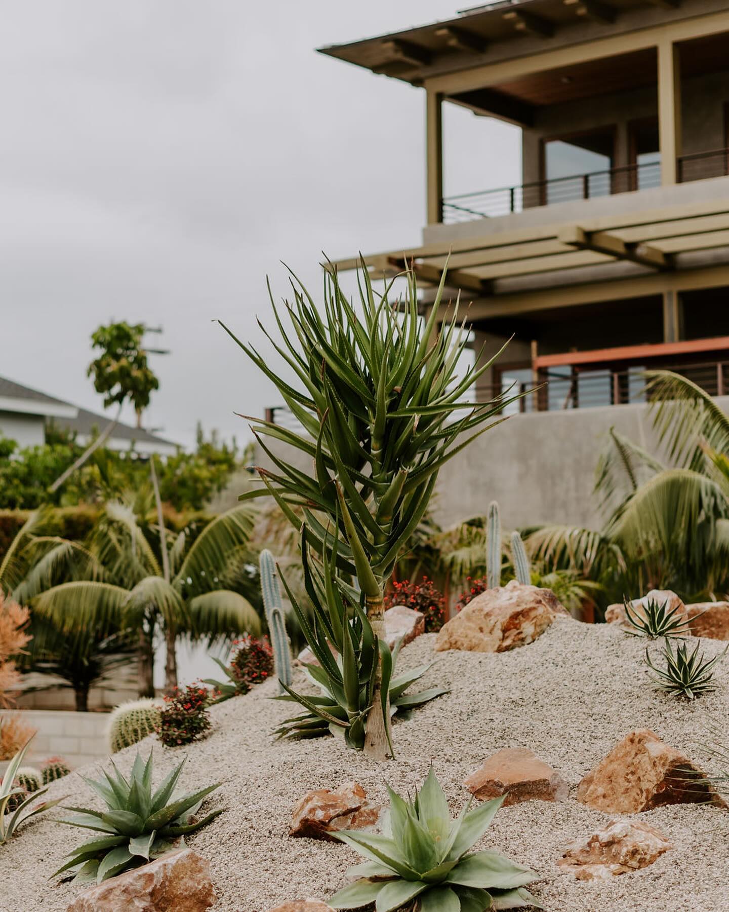 25 Landscaping with Large Rocks Ideas: Transform Your Yard with ...