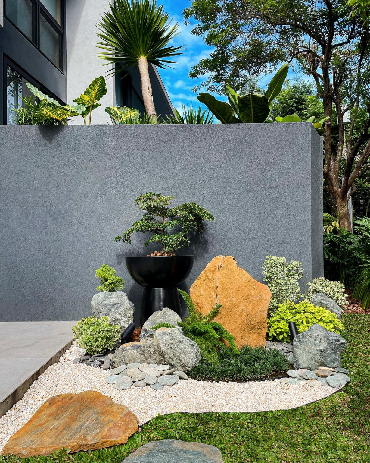 25 Landscaping with Large Rocks Ideas: Transform Your Yard with ...