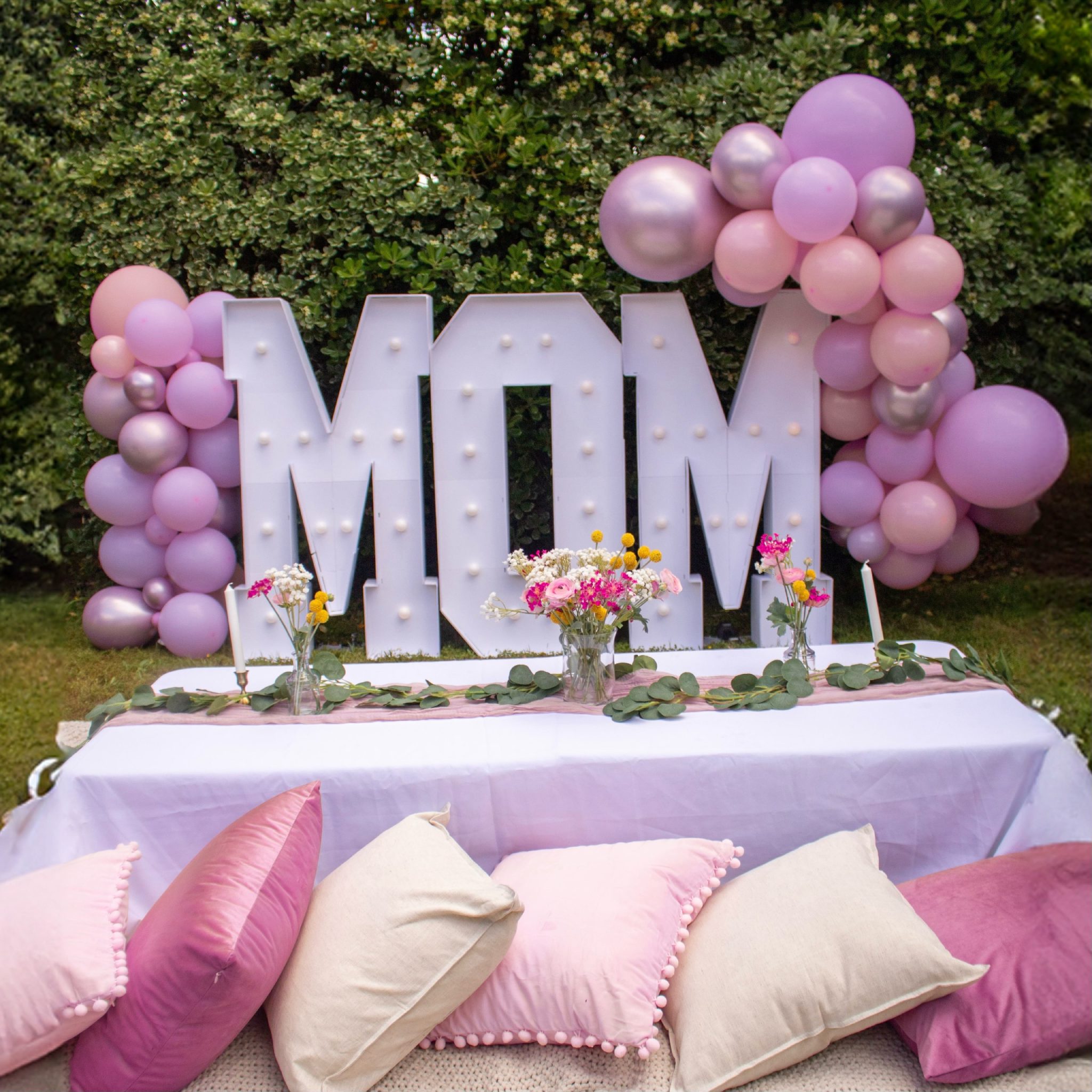 25 Mother's Day Decor Ideas to Make Mom Feel Extra Special - placeideal.com