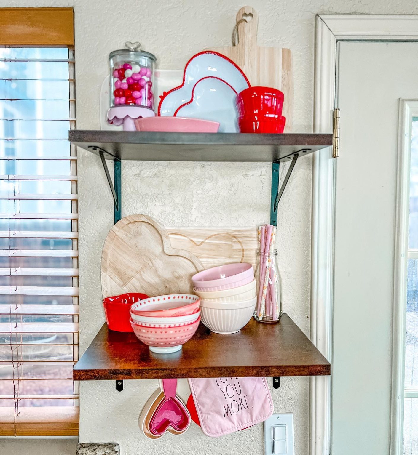 30 Valentine’s Day Decor Ideas to Fill Your Space with Love and Romance ...