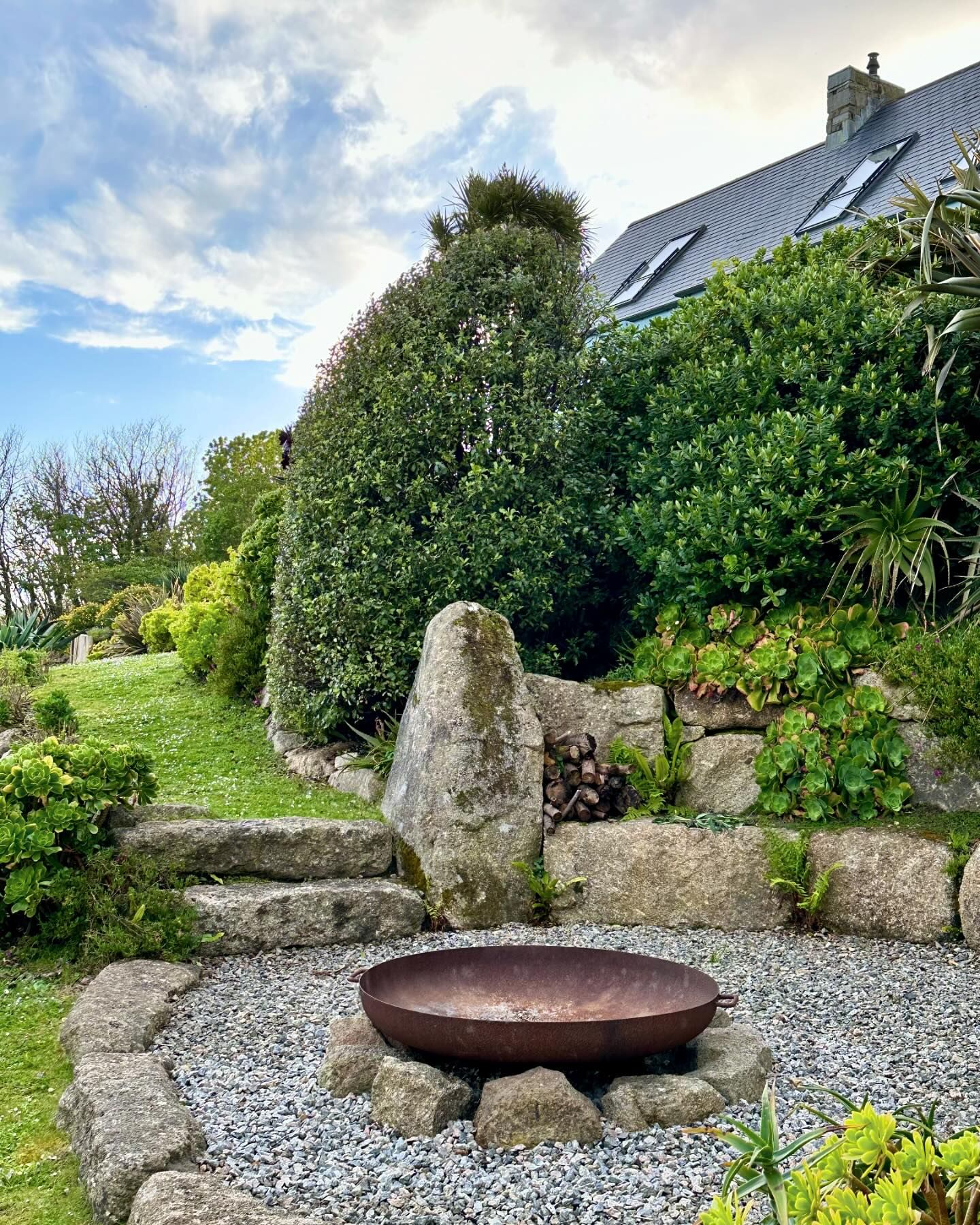 25 Landscaping with Large Rocks Ideas: Transform Your Yard with ...