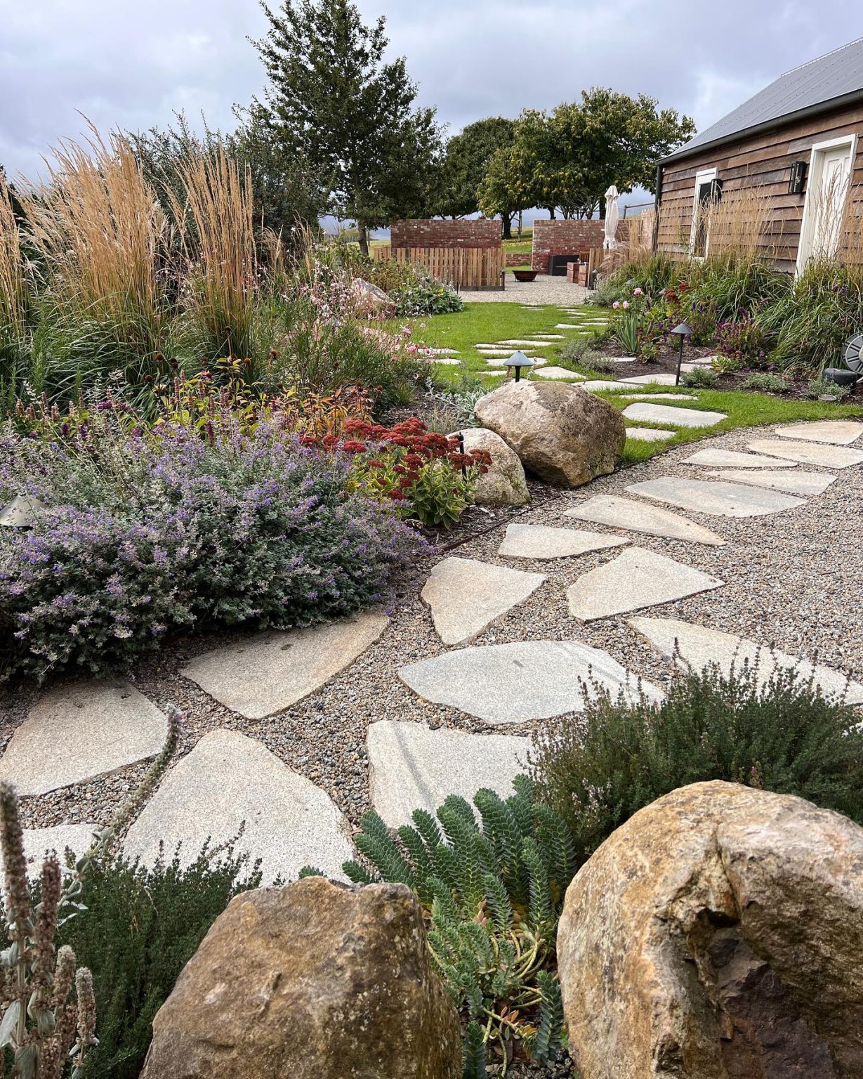 25 Landscaping with Large Rocks Ideas: Transform Your Yard with ...