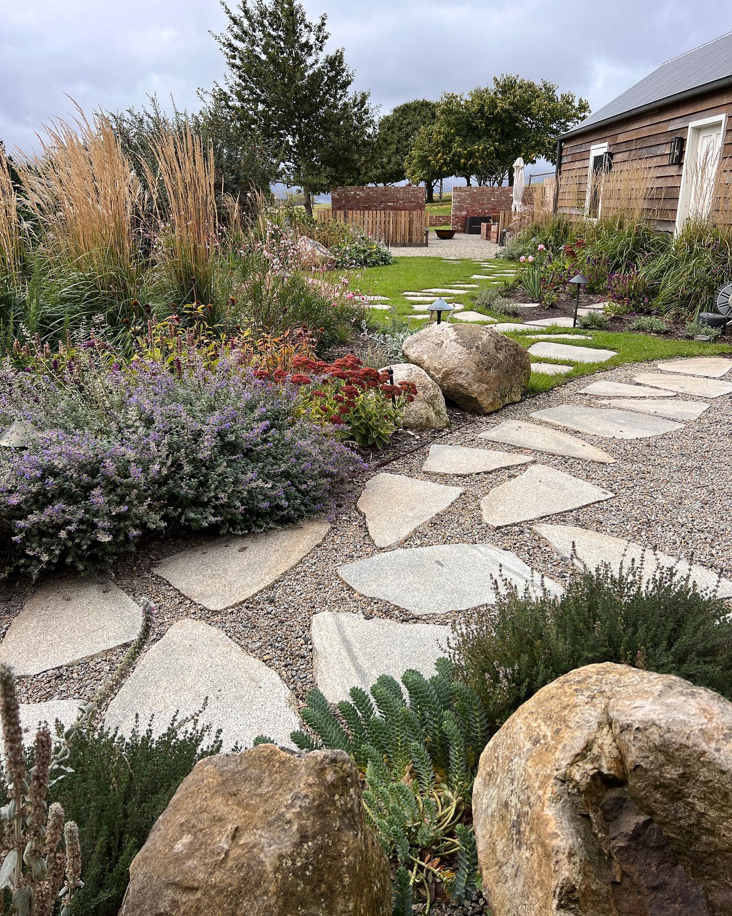 25 Landscaping with Large Rocks Ideas: Transform Your Yard with ...