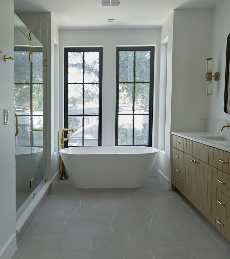 30 Bathroom Floor Tile Ideas: From Modern Elegance to Timeless Patterns ...