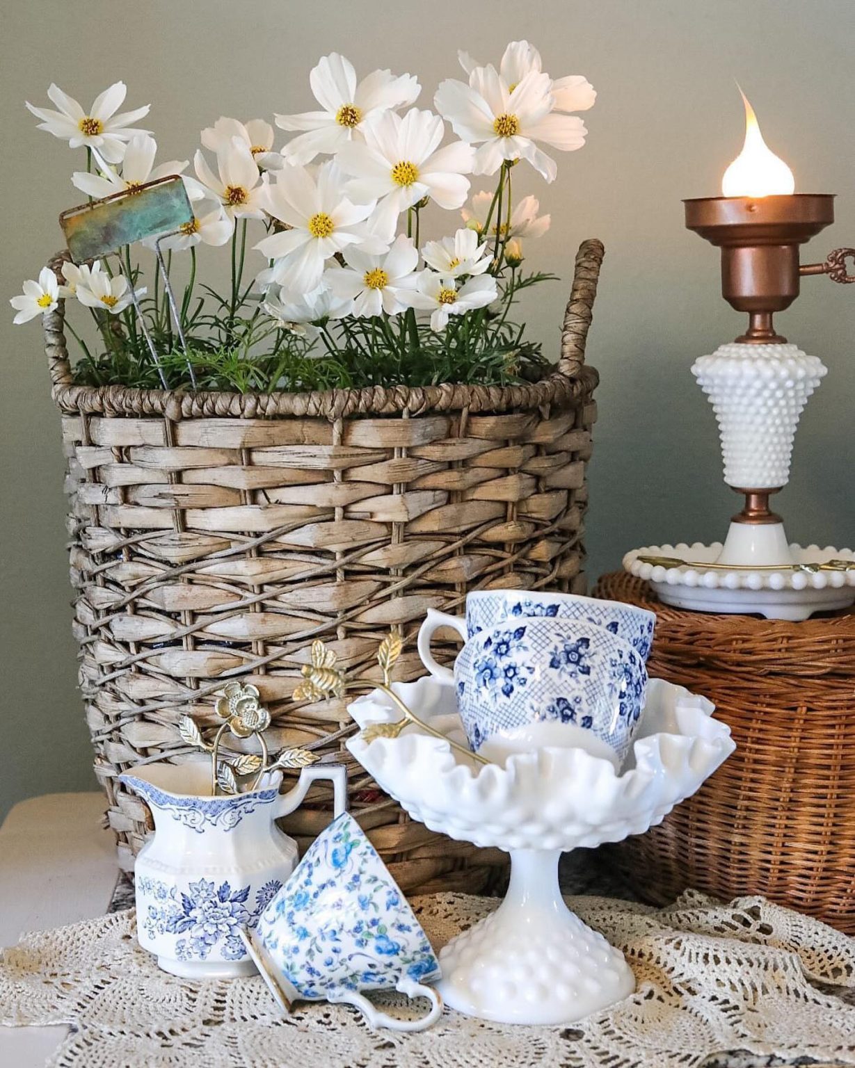 35 Vintage Spring Decor Ideas to Bring Timeless Charm and Freshness to ...