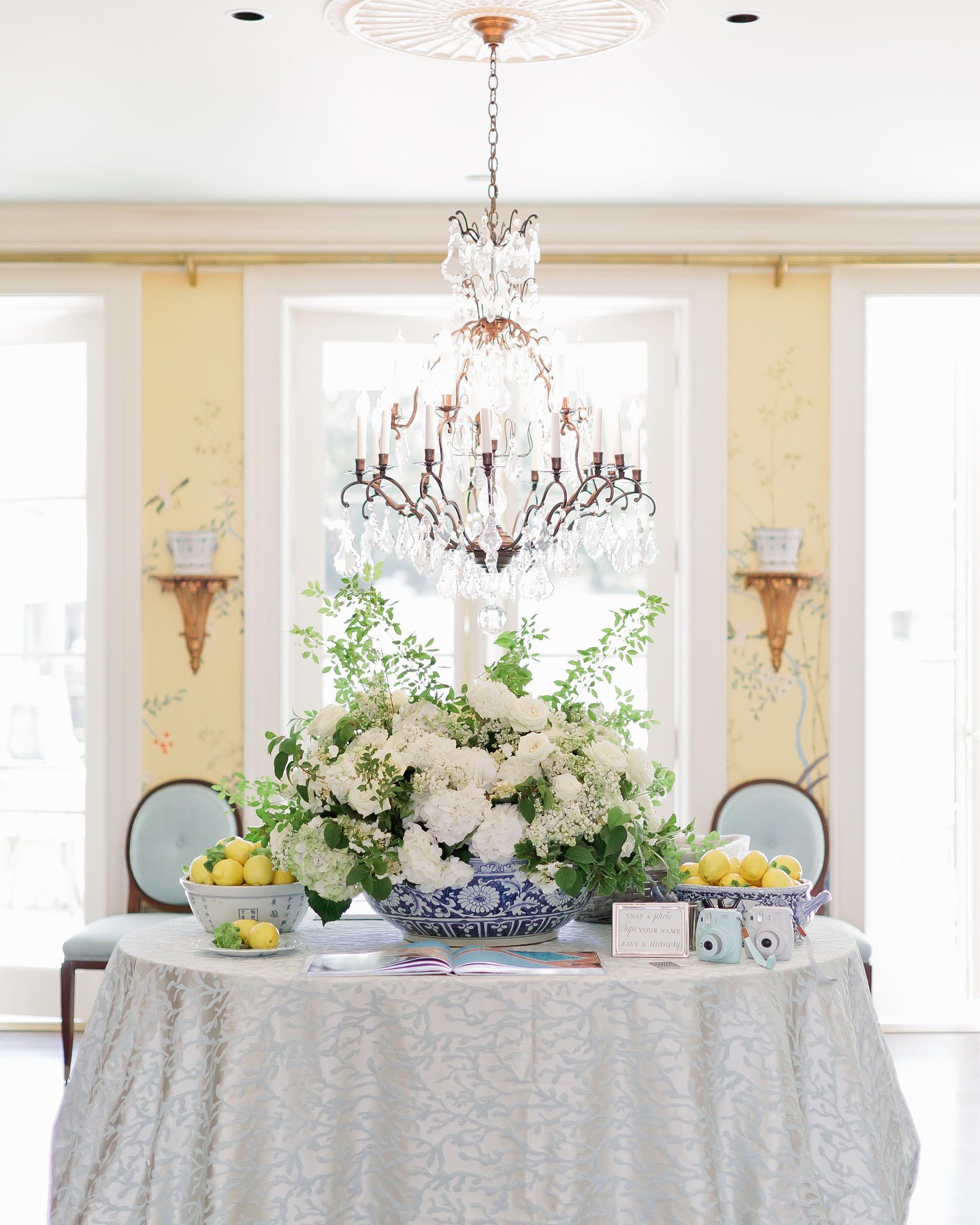 27 Spring Table Centerpieces: Stunning Ideas to Refresh Your Dining ...