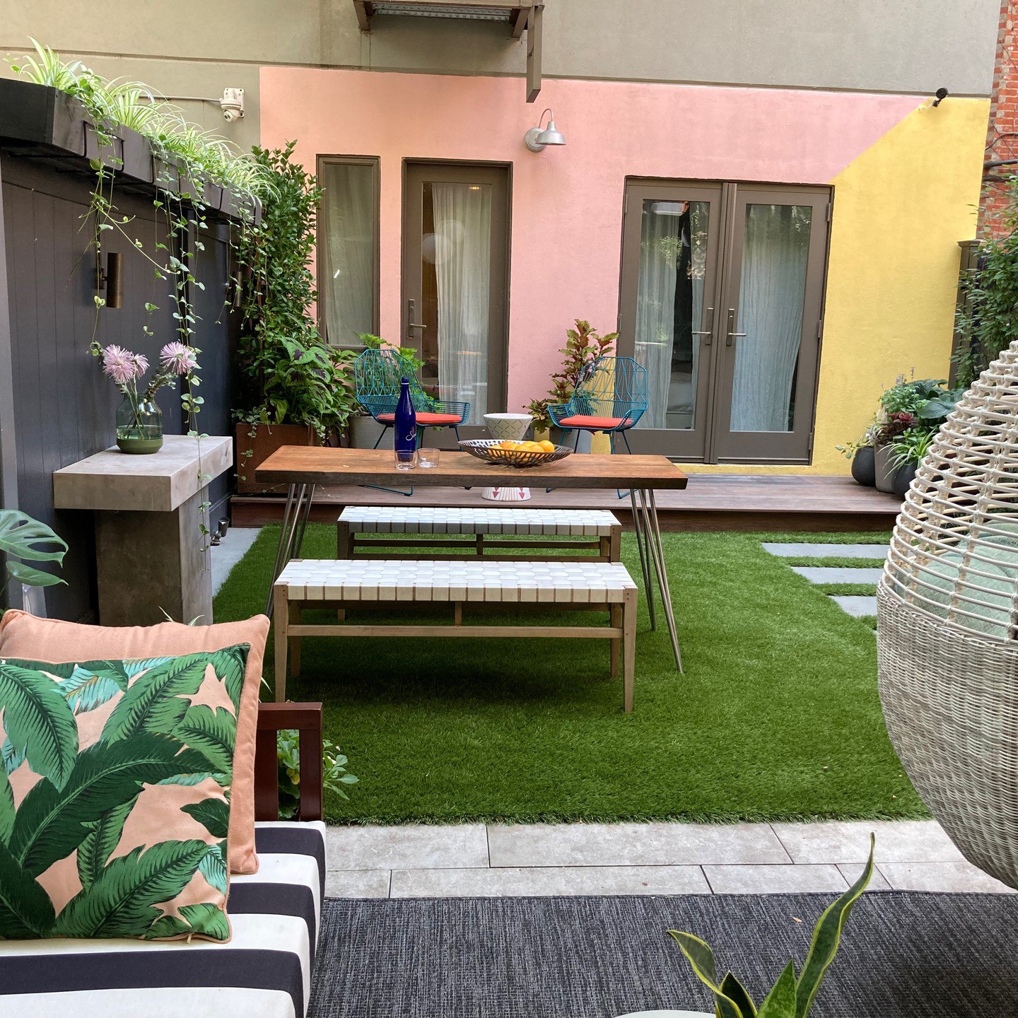 24 Small Backyard Landscaping Ideas: Transform Tiny Spaces into ...