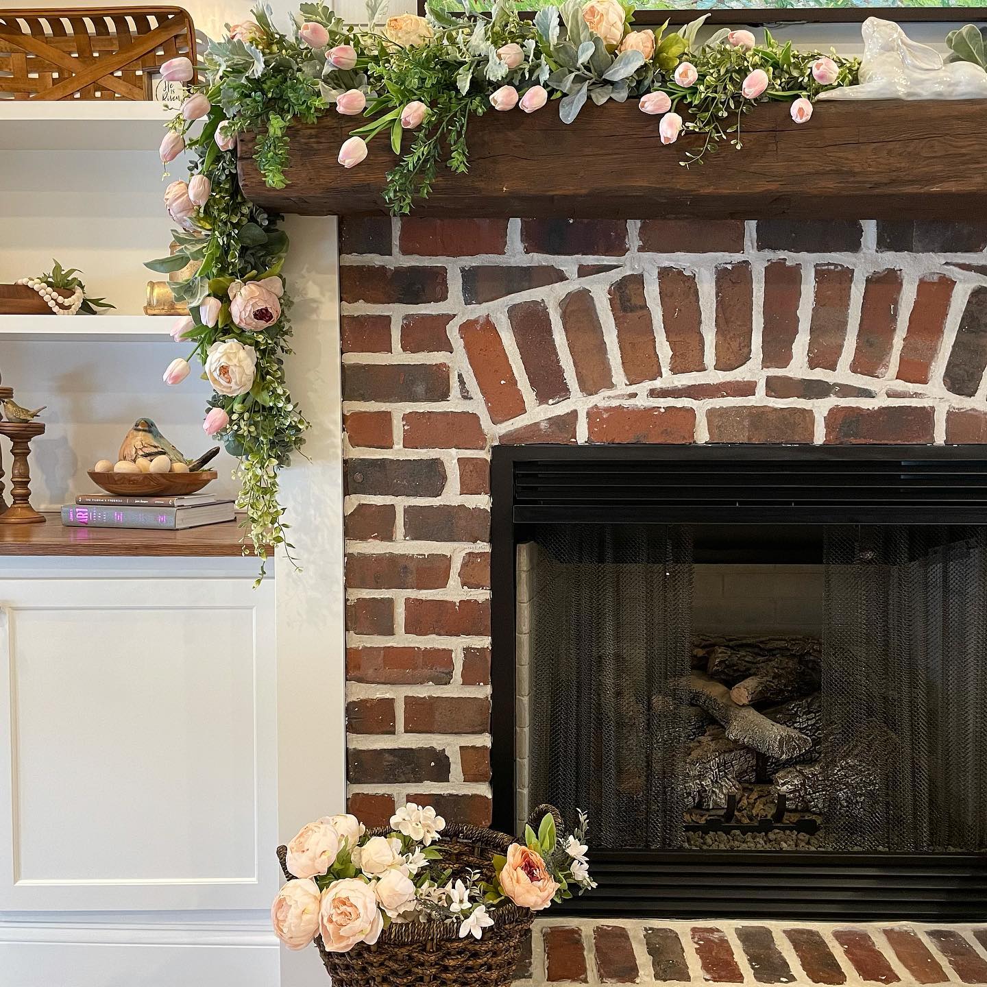 30 Spring Mantel Decorating Ideas to Refresh Your Home with Style and ...