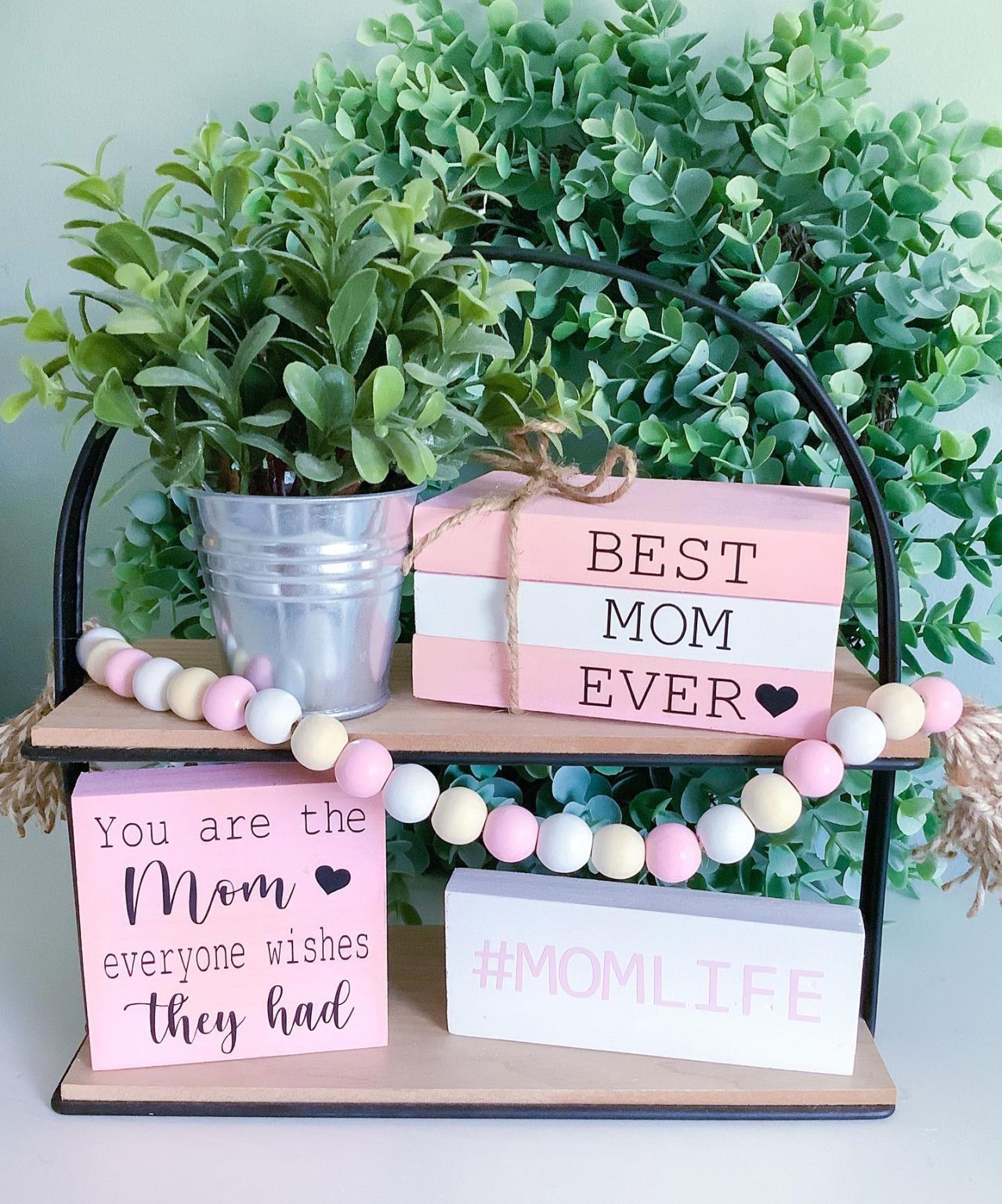 25 Mother's Day Decor Ideas to Make Mom Feel Extra Special - placeideal.com