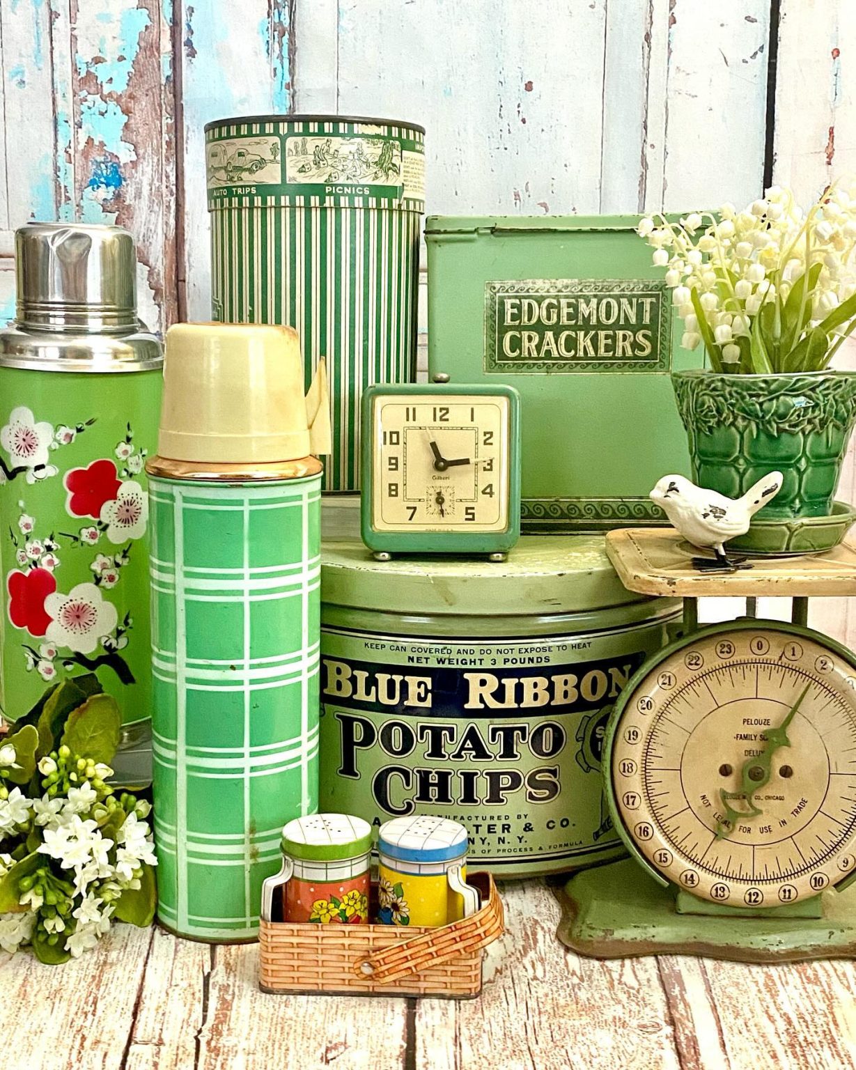35 Vintage Spring Decor Ideas to Bring Timeless Charm and Freshness to ...