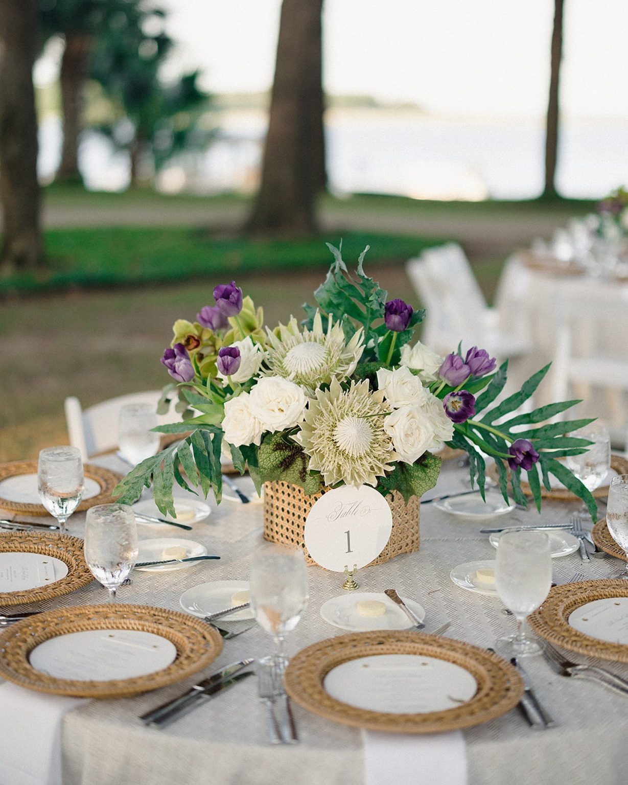 27 Spring Table Centerpieces: Stunning Ideas to Refresh Your Dining ...