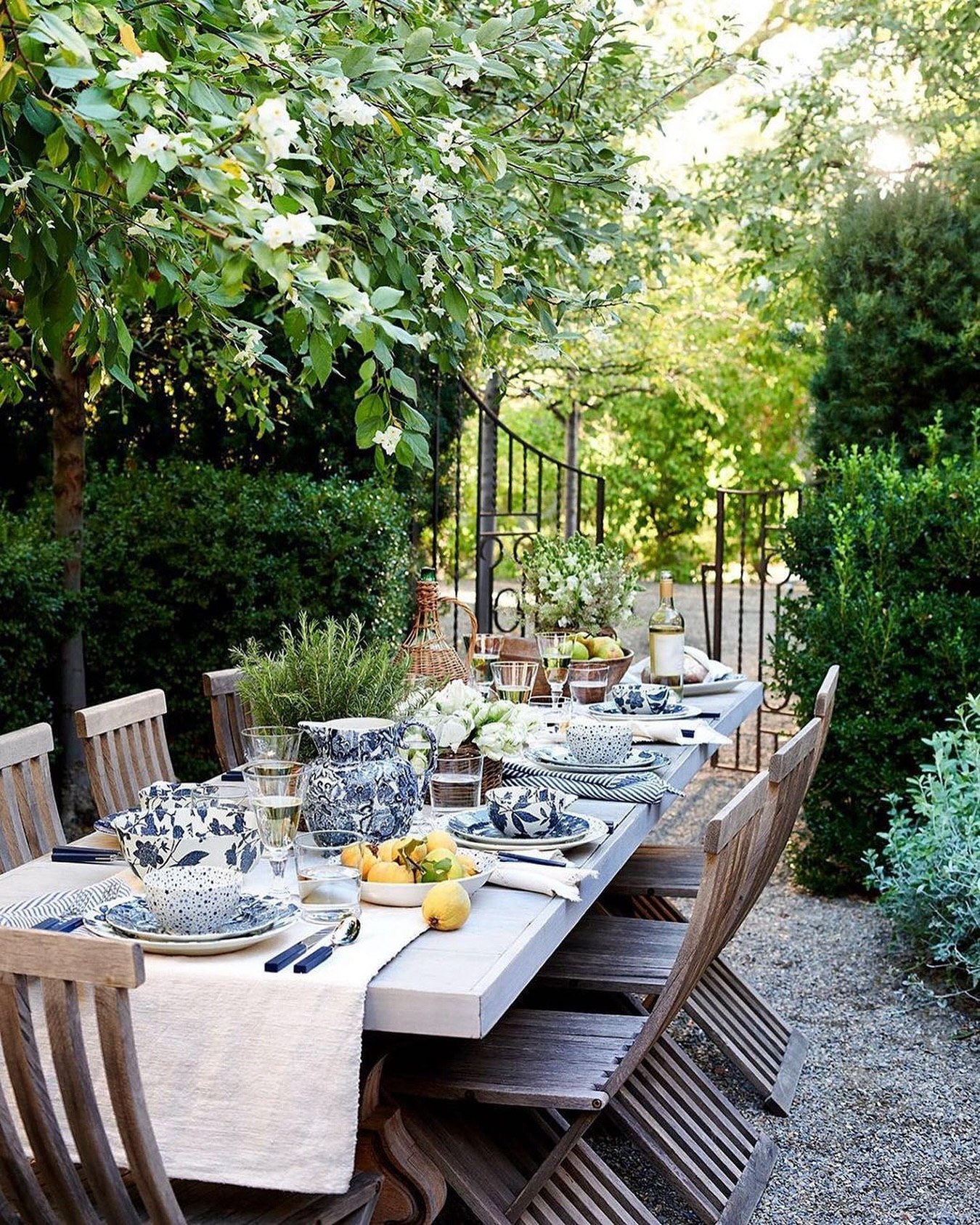 25 Garden Party Decorations: Creative Ideas for Magical Outdoor ...