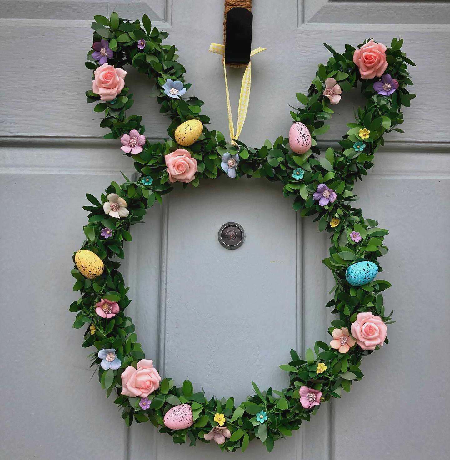 24 Easter Door Decorations to Brighten Your Home and Welcome Spring ...