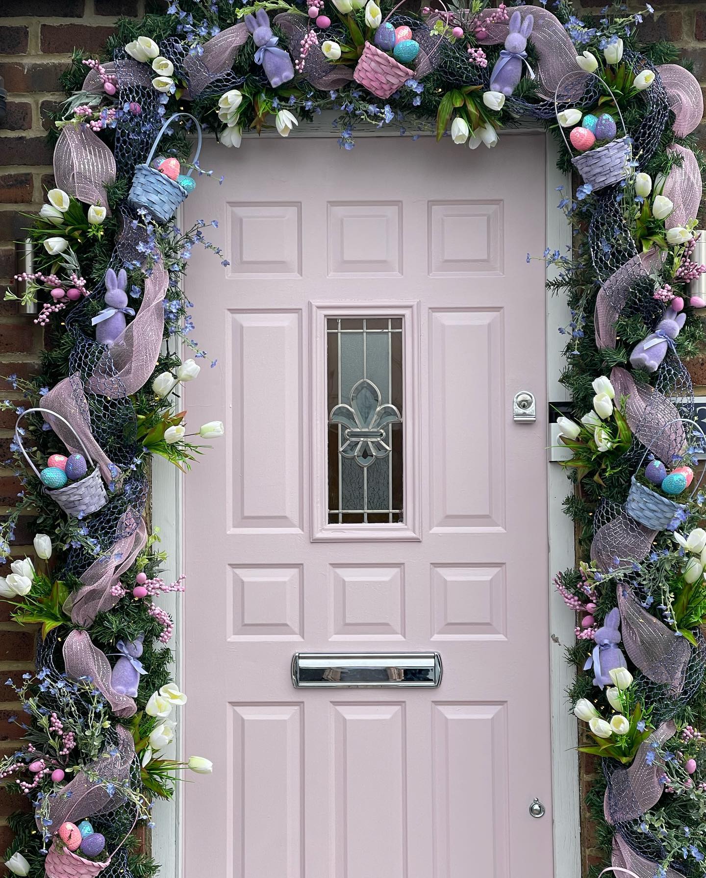 24 Easter Door Decorations to Brighten Your Home and Welcome Spring ...