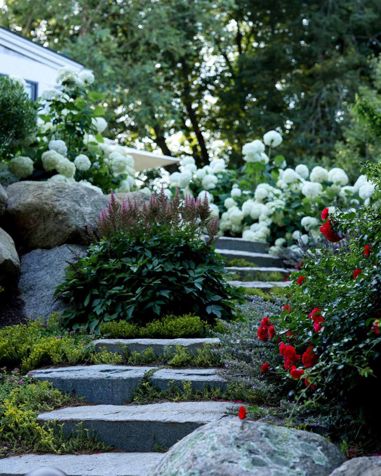 25 Landscaping with Large Rocks Ideas: Transform Your Yard with ...