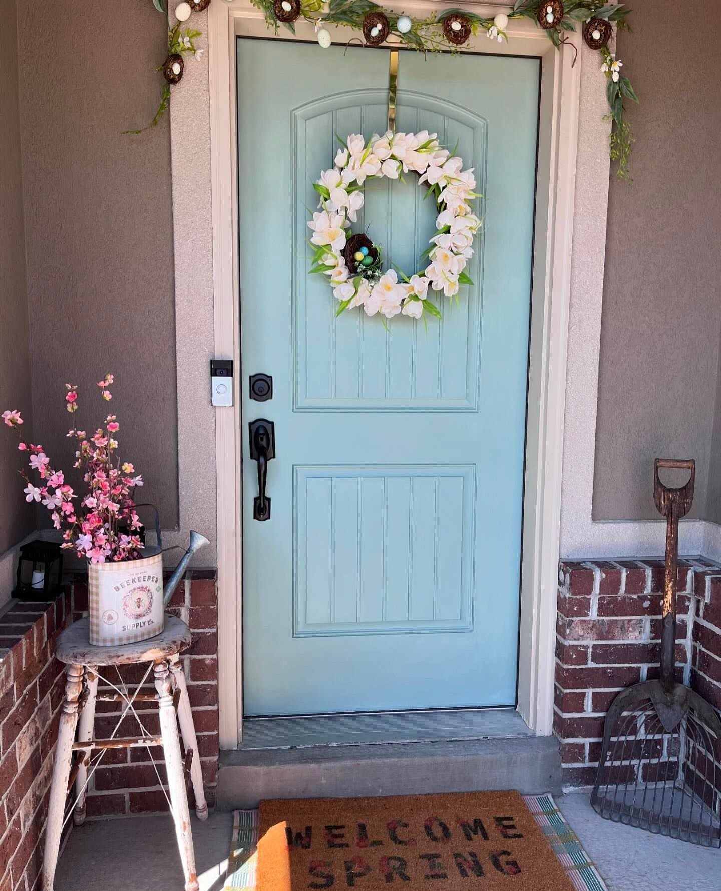 25 Fresh Spring Door Decoration Ideas to Welcome the Season in Style ...