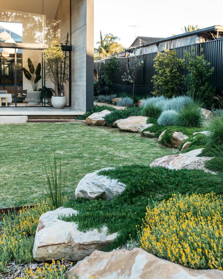 25 Landscaping with Large Rocks Ideas: Transform Your Yard with ...