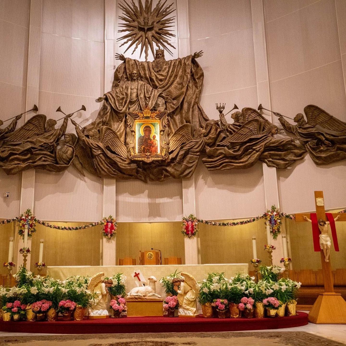 21 Church Easter Decorations to Inspire Your Sanctuary, Stage, and ...